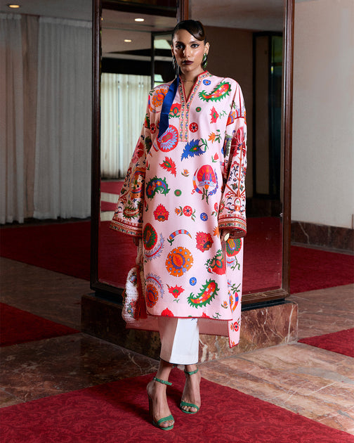 In A Square Hall - Summer Pret 25 – Jugnu Lahore - Global