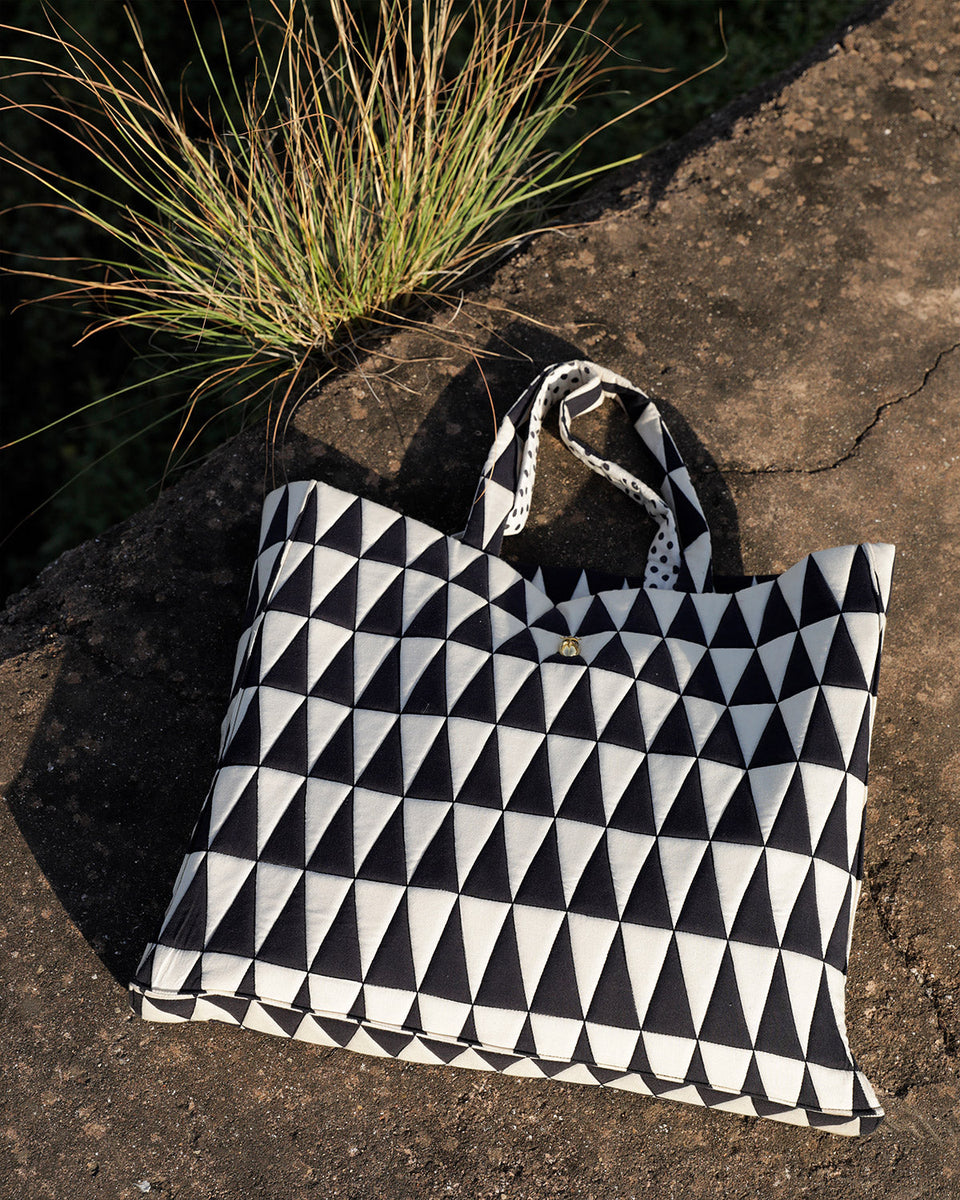 Geometric Print Tote Bag – Jugnu Lahore - Global